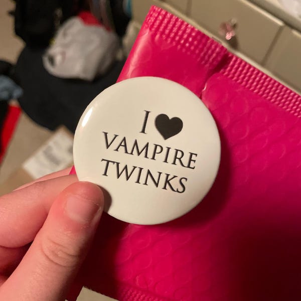 I Heart Vampires 32mm and 58mm Pins - Etsy