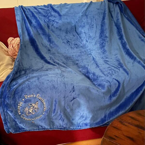 Custom Logo Blankets, Custom Blankets, Bulk Blankets, Bulk Client Gift ...