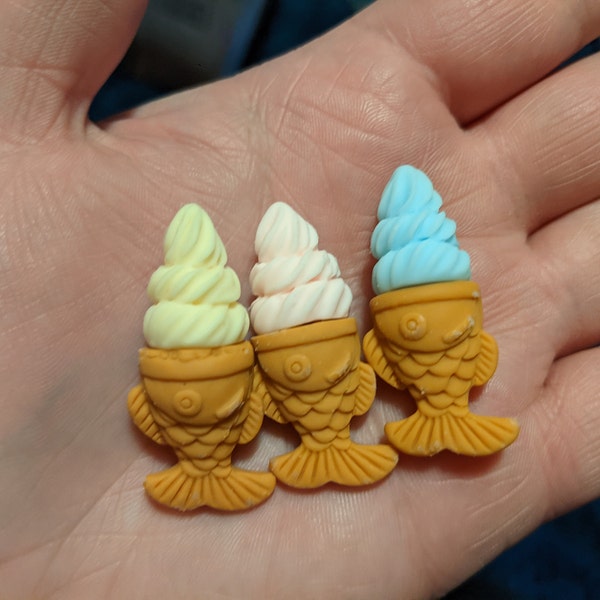 3 Big Pastel Taiyaki Goldfish Fish Cracker Soft Serve Ice Cream Cone ...