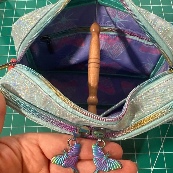 UFO Zipper Pull - Etsy