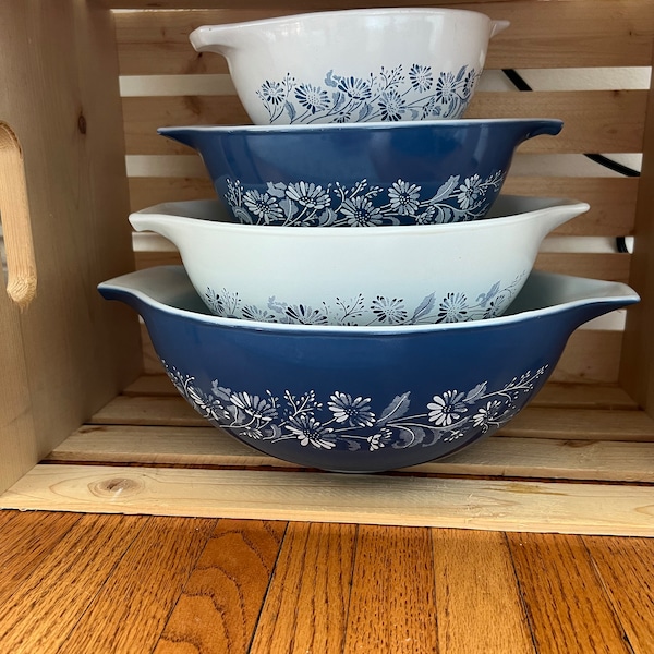 Set of 3 Pyrex Mixing and Cinderella Bowl Display Stands | Vintage Bowl ...