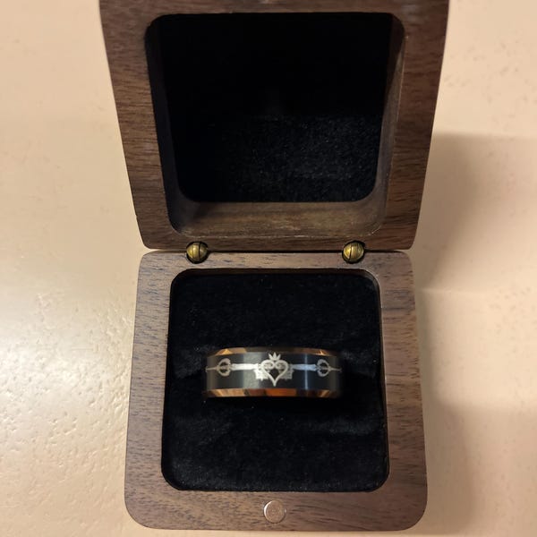 Custom Video Game Ring Mass Effect Ring N7 Combat Suit Engraved Black ...