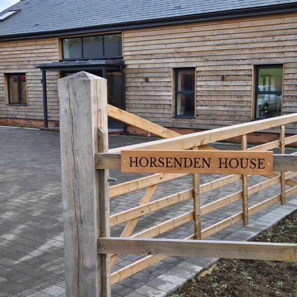 Engraved Oak Swinging Sign: Personalized Outdoor Address Plaque - Etsy UK