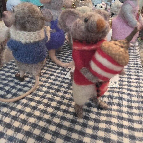 Needle Felted Small Gray Mouse With Acorn Cap and Wool Scarf, Dollhouse ...