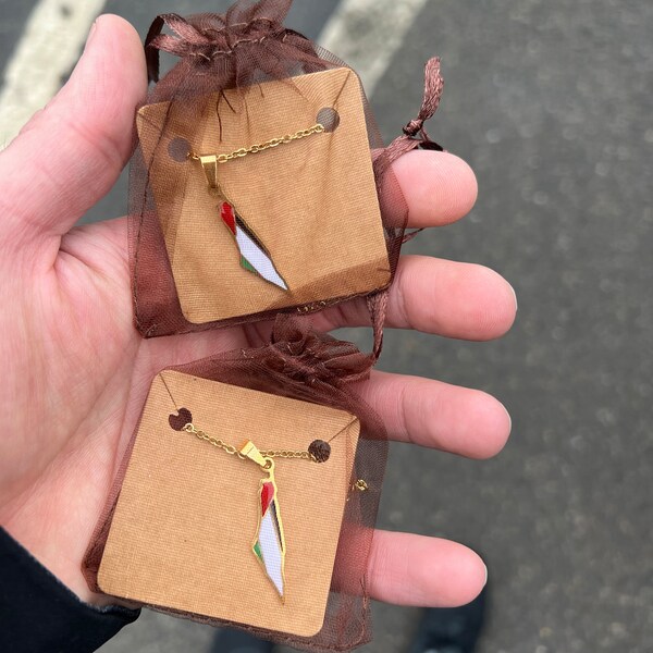 JULIETTE. 18K Dainty Gold Heart Pendant Necklace Heart Necklace, Gold ...