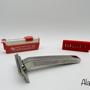 3D Printed Reproduction of an Old Gillette Razor Stand - Etsy