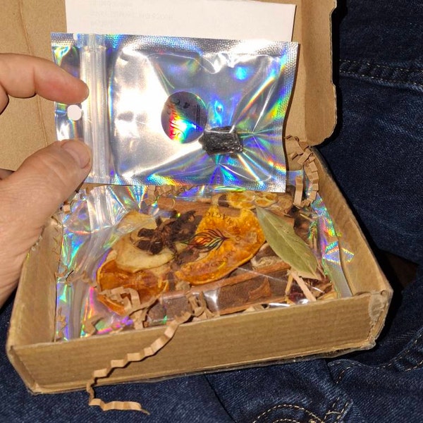 Abundance Yule Simmer Pot, Manifest Abundance & Prosperity in 2025 ...