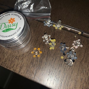 Polykarmatic Hand-blown LARGE SIZE Daisy Glass Screen for Pipes 10pcs ...