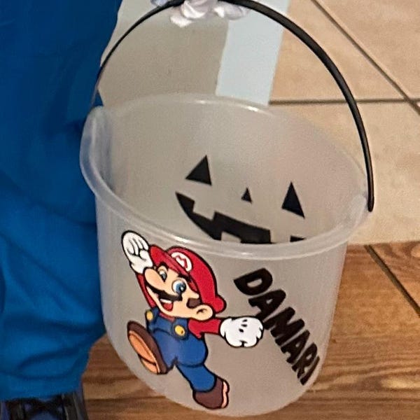 Personalized Character Halloween Bucket - Etsy