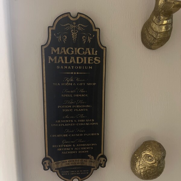 White the Rakshasa Tabaxi Caravan Catfolk Cat People Printed Obsession ...