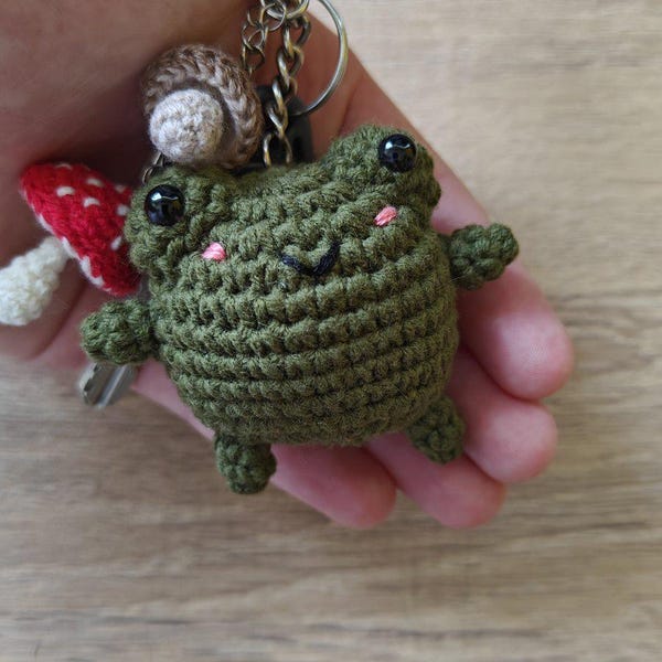 Green Frog, Crochet, Amigurumi, Keychain - Etsy