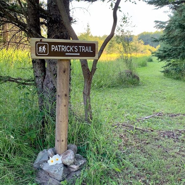 Hiking Trails Sign, Custom Hikers Gift, National Park Location Sign ...