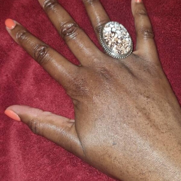 Radha Krishna Wood Locket in Natural Tulsi, Shri Ram Darbar Wood Locket ...