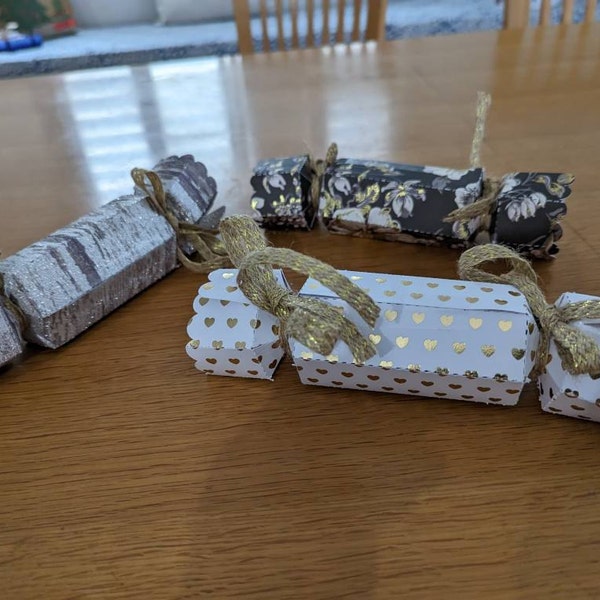 Cracker With Scalloped Edge SVG, Christmas Cracker Template, Cracker ...