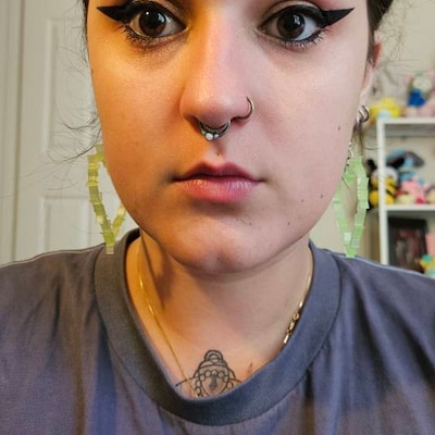 TITANIUM 16g Clicker With Triple Waterfall Chain for Ear Helix Piercing, Multiple Diameter ...