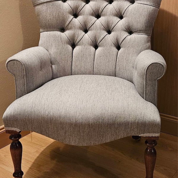 I'M NEW!! Occasional Small Sofa, Bench, Seat Covered in a Printed Blue ...