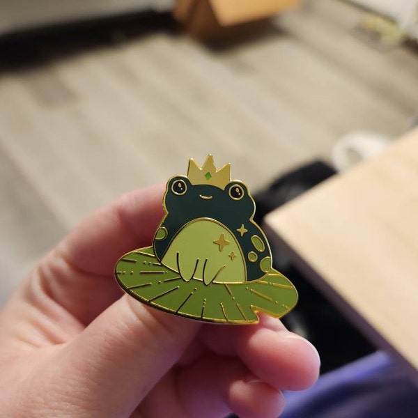 Golden North Star Hard Enamel Pin - Celestial Moon Pin - Etsy