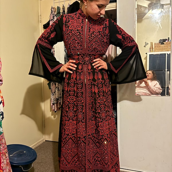 Tmen Thobe Gumbaz Kumbaz Palestinian Dabke Zaffa Wedding Dance With ...