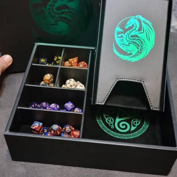 DND DM Screen With 4 Wider Panels - 3D Faux Leather Panoramic Battle ...