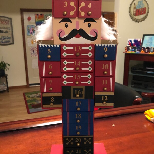 Traditional Wooden Soldier Christmas Advent Calendar Countdown, Box ...