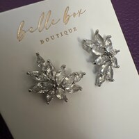 FILIA // White Flower Wedding Earrings, Floral Bride Earrings, Bridal ...