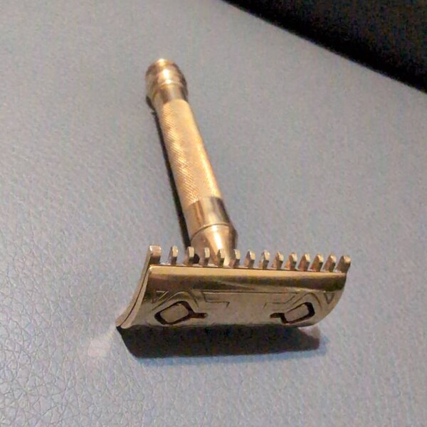 Early 1900s C.V. Heljestrand Single Edge Wedge Blade Vintage Razor Set ...