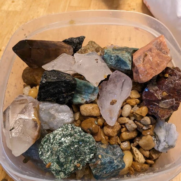 Gemstone Identification Chart - 6x9 Glossed! Raw Gem Reference | by ...