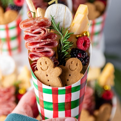 Red and Green Plaid Christmas Charcuterie Cups, Set of 10, 8oz ...