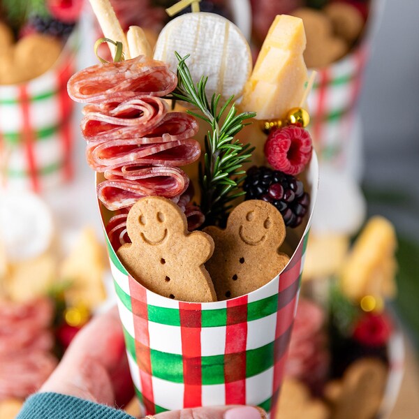 Red and Green Plaid Christmas Charcuterie Cups, Set of 10, 8oz ...