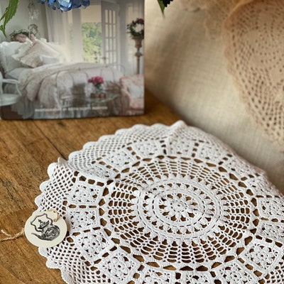 Vintage Handmade Crocheted Table Runner Cream Crocheted Runner With ...
