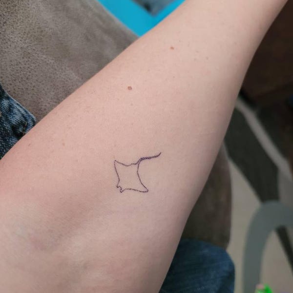 Surrender Semi-permanent Tattoo (set of 2) - Etsy