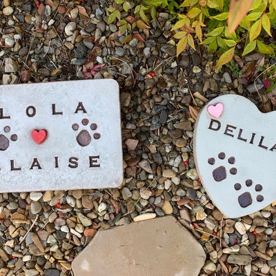 10 In. Concrete Heart Pet Memorial/pet Stepping Stone/cat Memorial ...
