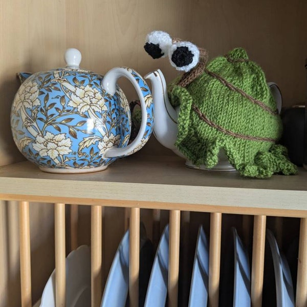 Knitted Yellow Snail Tea Cosy With Frilly Bottom. 6 Cup and 2 Cup Sizes ...