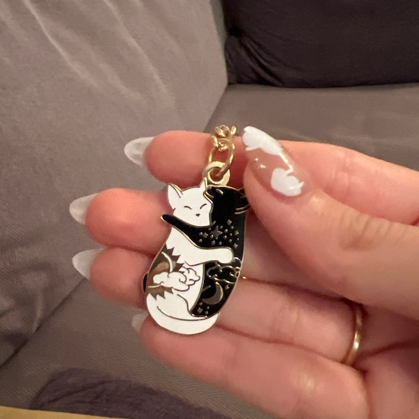 Day & Night Hugging Cat Keychain Yin Yang Cat Moon Keychain Cute ...