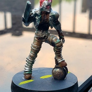 Shadow Dress / Cloak 40mm Miniature sculpted by C27 - Etsy