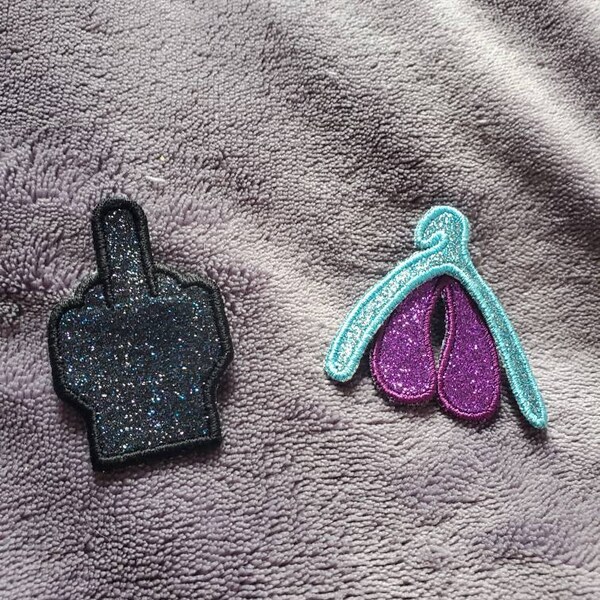 Broche pailletée brodée Self love bijou tissu rose fuchsia paillettes ...