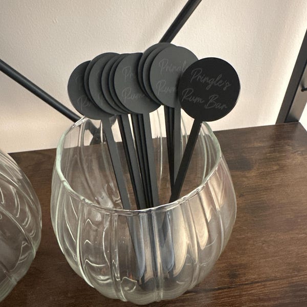 Acrylic Place Settings, Leaf Place Names, Name Cards, Table Decorations ...