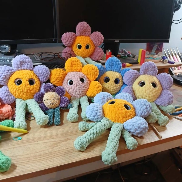 The ORIGINAL Groovy Flower Crochet Pattern / Low Sew Crochet Pattern ...