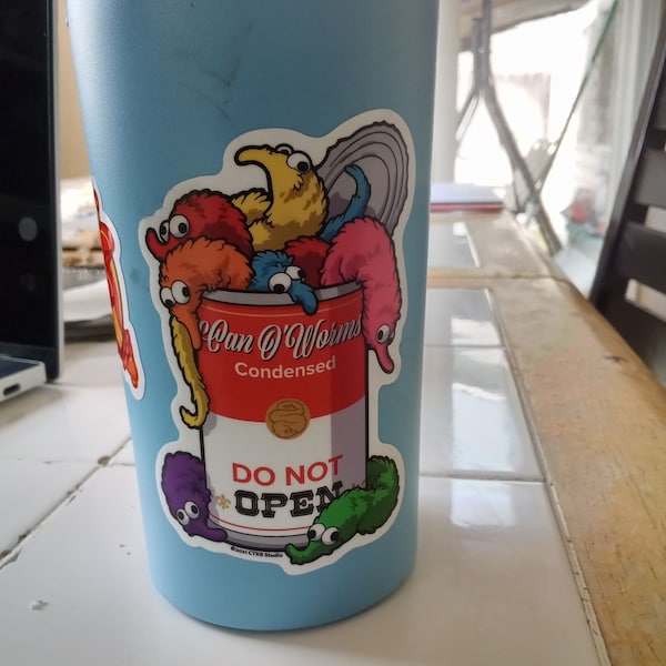 VS030 / Worm on a String Can of Worms Sticker / Funny Squirmy Worm ...