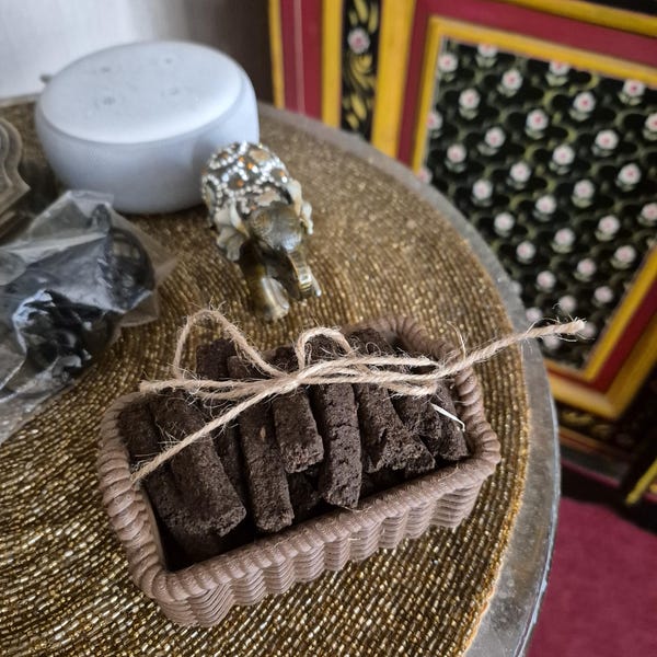 Irish Turf / Peat Incense 'creel' Basket Set (x24 Piece) - the Smell of ...