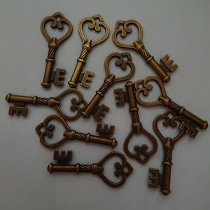 6 Pcs of Antique Bronze Clock Winding Key Charms Pendants - Etsy