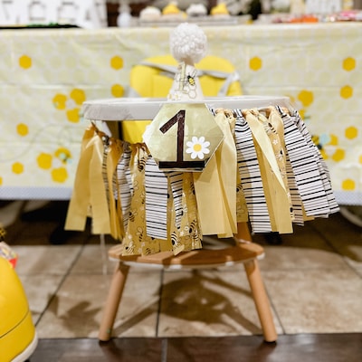 Bee Birthday Hat, Floral Bee Party Hat, Pom Pom Party Hat, 1st Bee-day ...