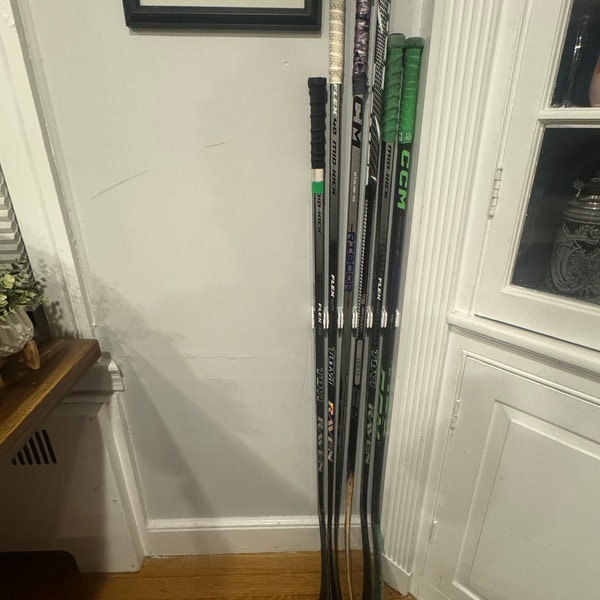 Hockey Stick Wall Holder [3 Sticks, 4 Sticks, 5, 6, 7] Fits Junior ...