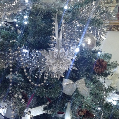 Handmade Snowflake CHRISTMAS Tree Decoration/ornament in Light Blue ...