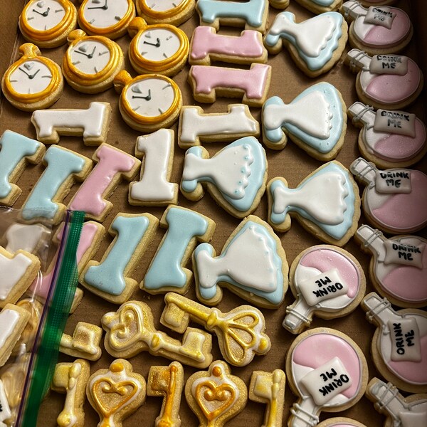 Wonderland Pocket Watch Cookie Cutter - Etsy