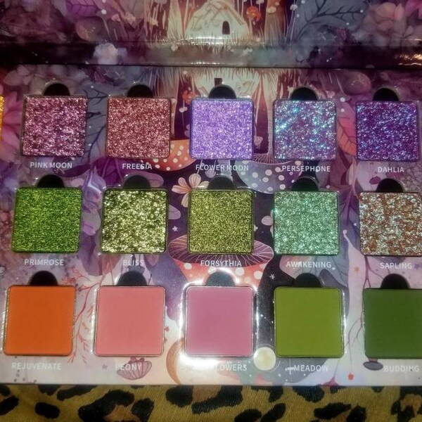 Groovy Garden Eyeshadow Palette - Etsy