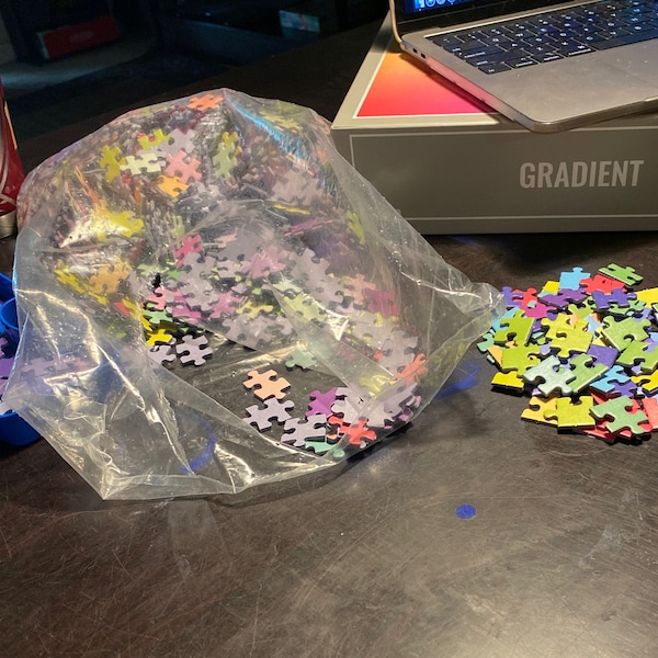2000 Piece Gradient Jigsaw – amazing, Colourful 2000-piece Gradient ...