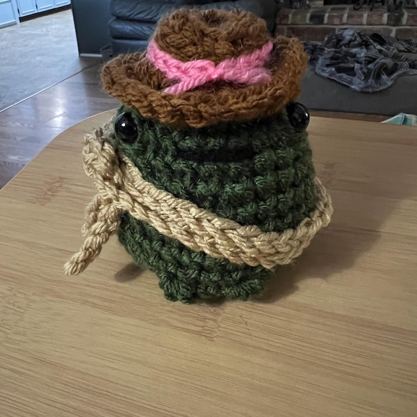 Cowboy Frog Crochet Pattern / Frog With Cowboy Hat and Lasso Crochet ...