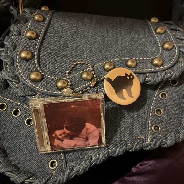 Custom CD Keychain Mini Album With NFC – Play Your Favorite Music ...