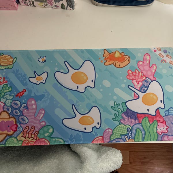 Manta Egg Desk Mat Mousepad Gaming Set up Computer Desk Water-resistant ...